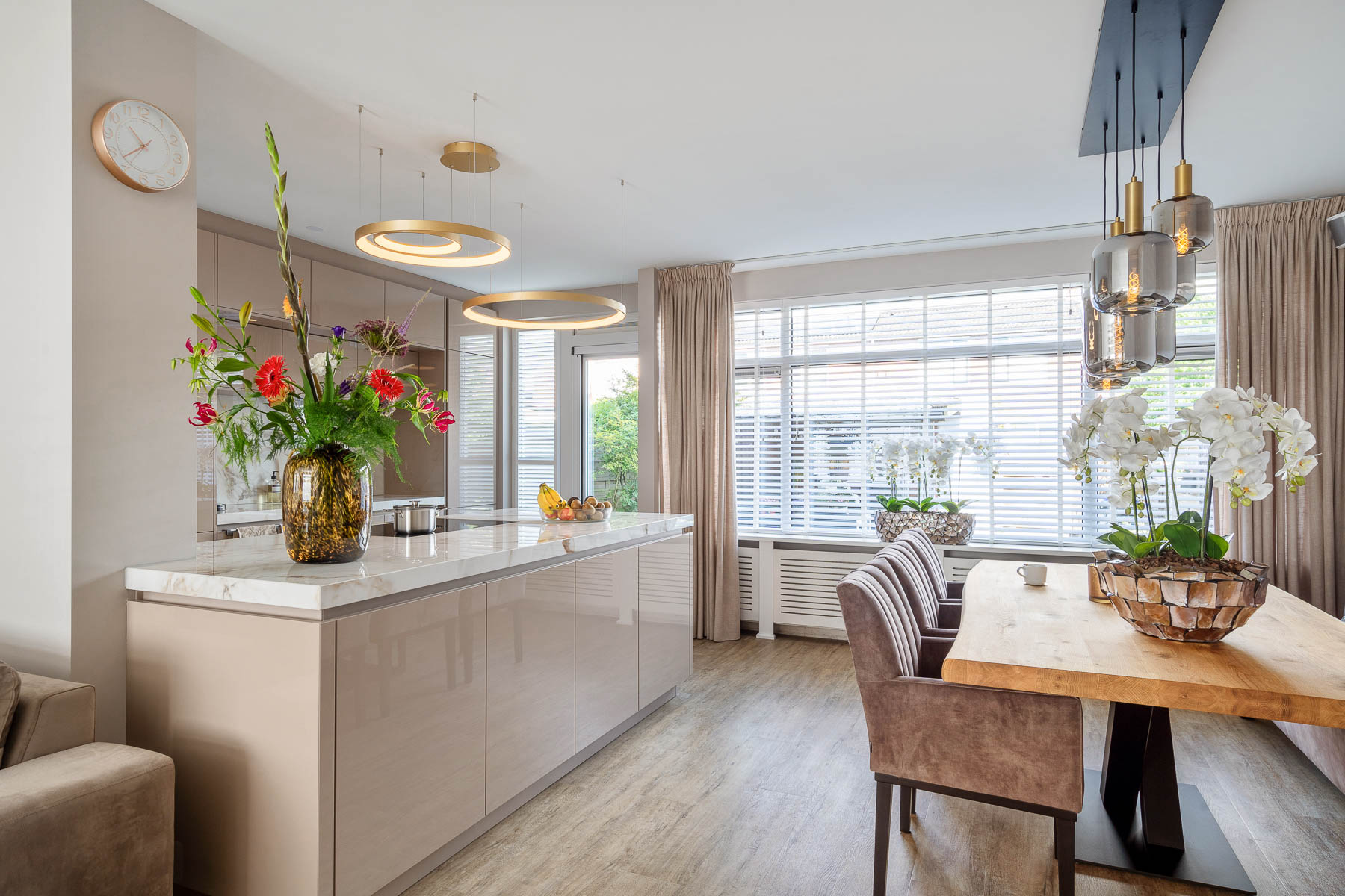 Chique keuken met gouden accenten | Schelde Keukens